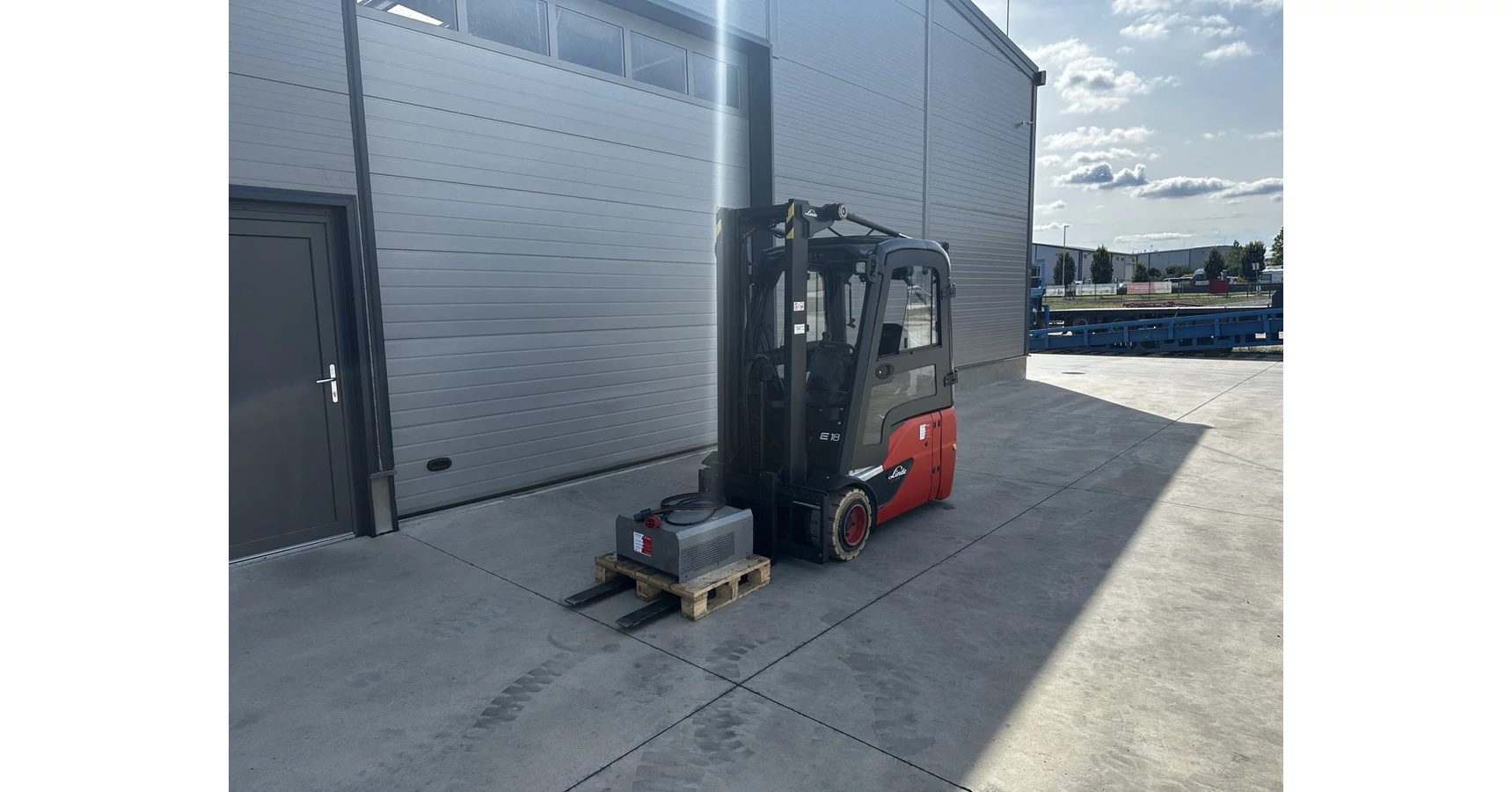 Linde E18-02 elektromos targonca - LINDE - targoncabérlés ...